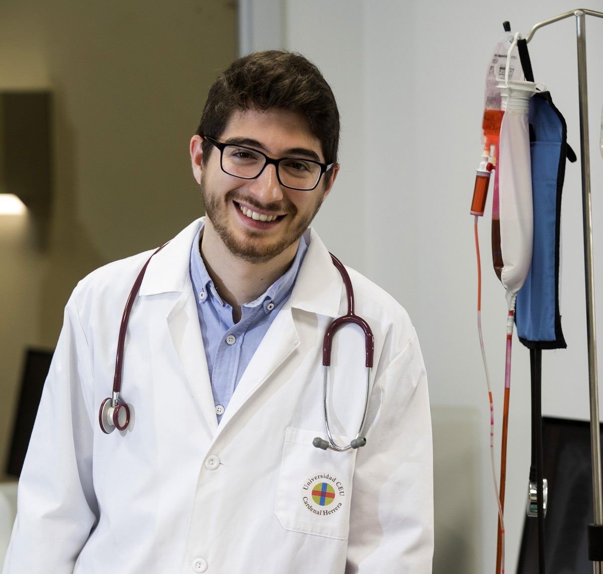 El lujo de poder elegir la plaza soñada: un médico en el top ten del MIR